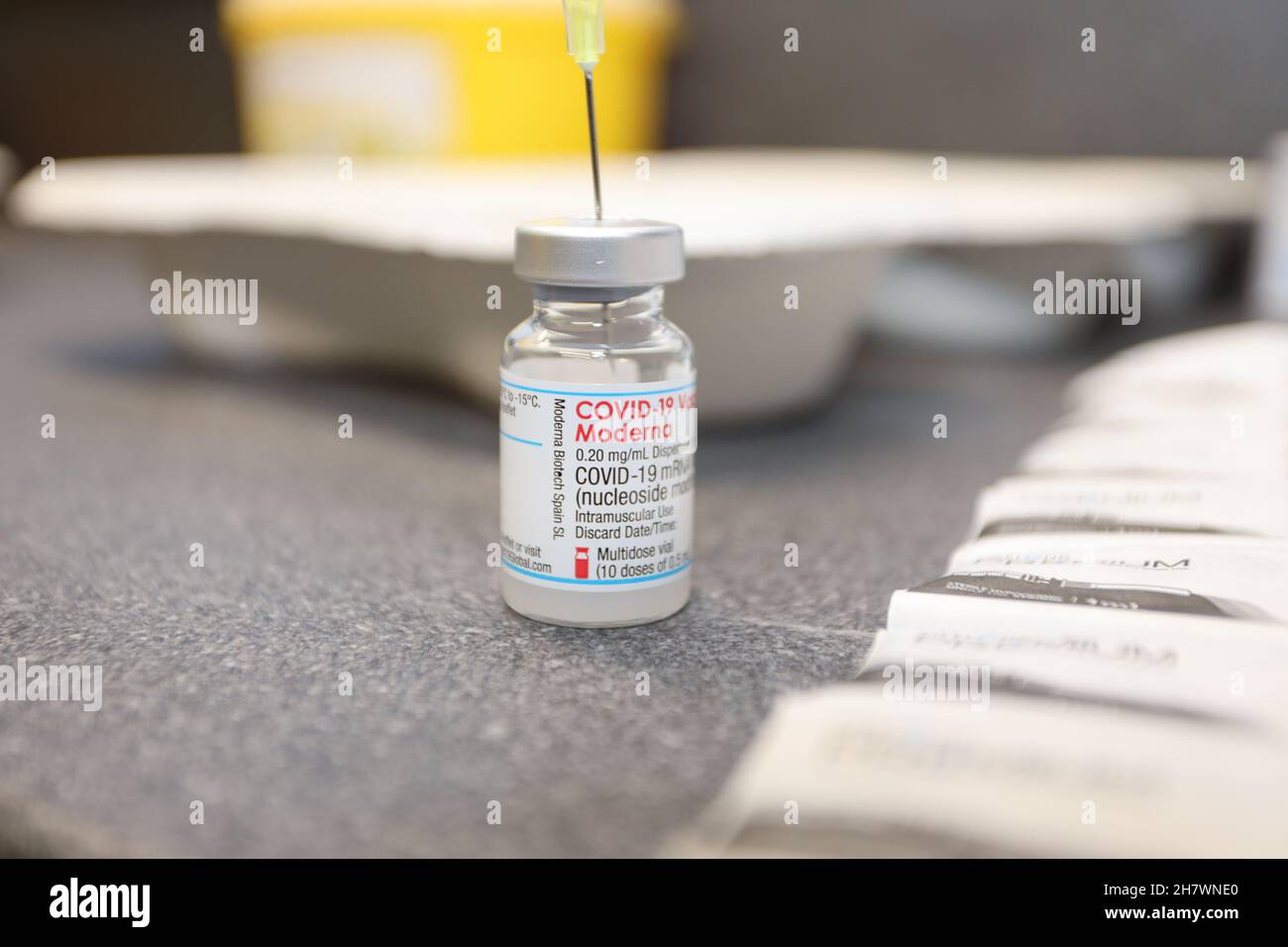 Vial of moderna vaccine hi-res stock photography and images - Alamy