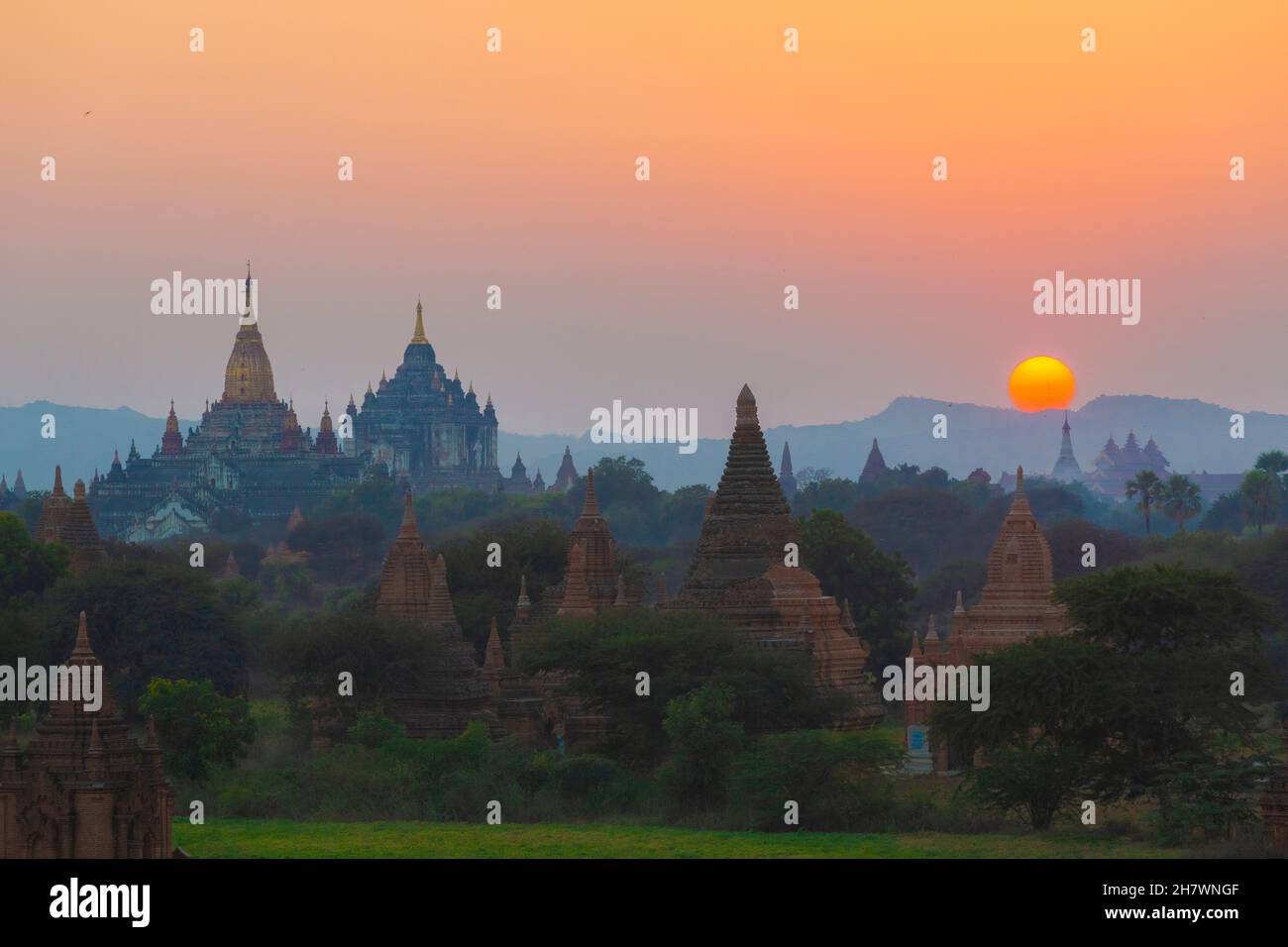 Sunset over the temples of Bagan Stock Photo - Alamy