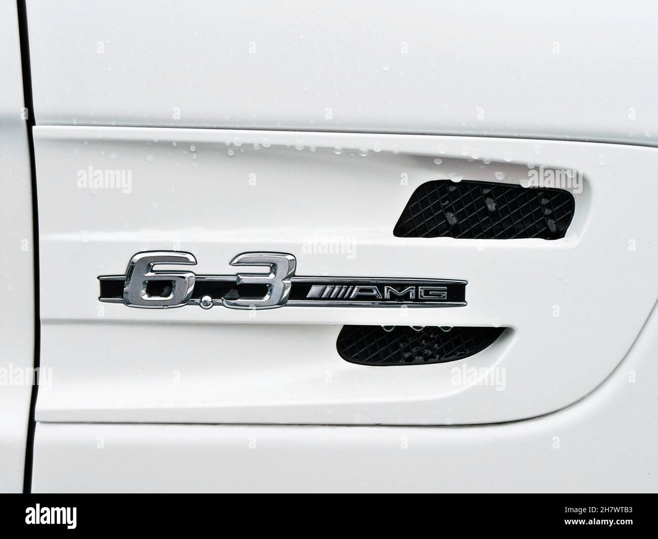 Amg emblem hi-res stock photography and images - Alamy