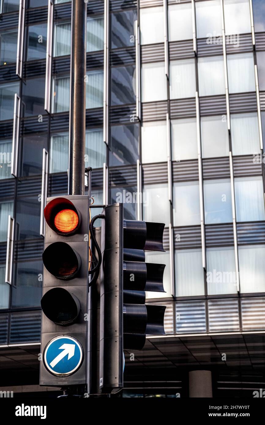 Traffic light red arrow hi-res stock photography and images - Alamy