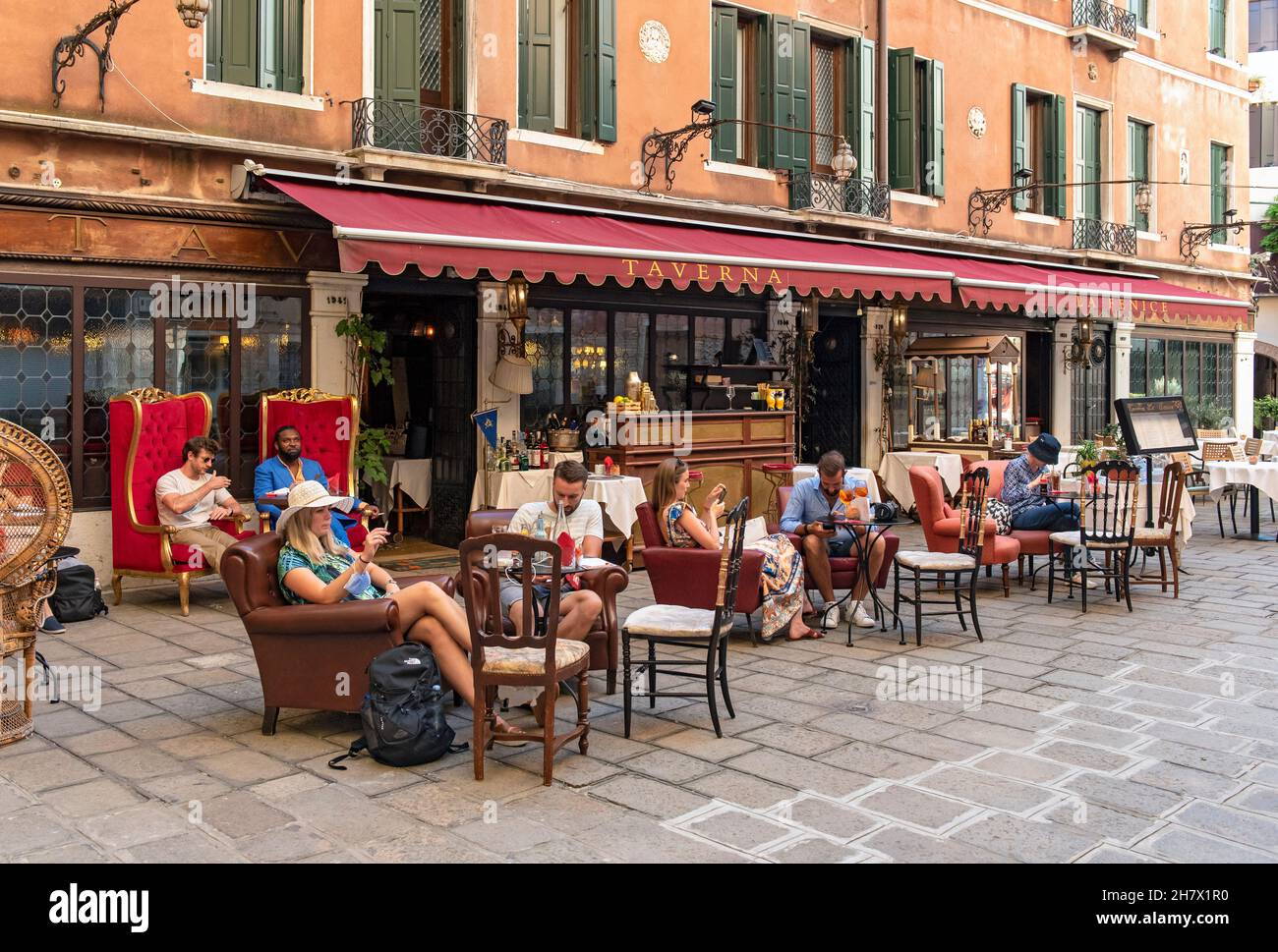 Taverna La Fenice, San Marco district, Venice, Italy Stock Photo - Alamy