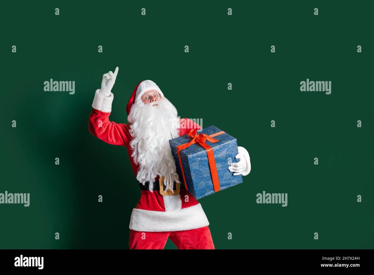 Santa claus gesturing green screen hi-res stock photography and images ...