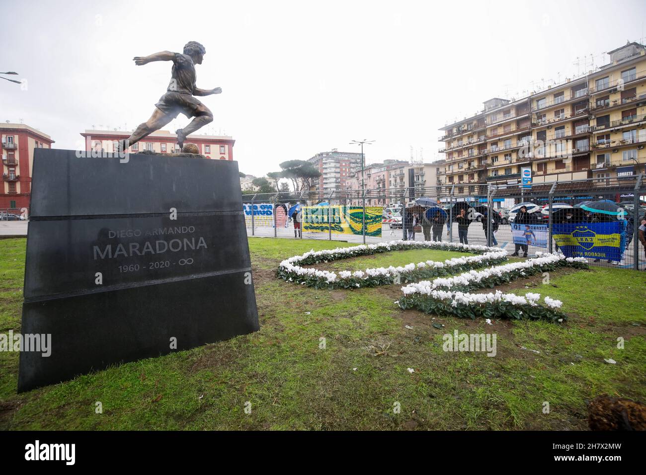 Statue de diego maradona hi-res stock photography and images - Alamy