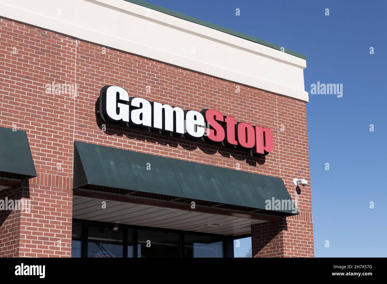 Kettering - Circa November 2021: GameStop strip mall location. GameStop ...