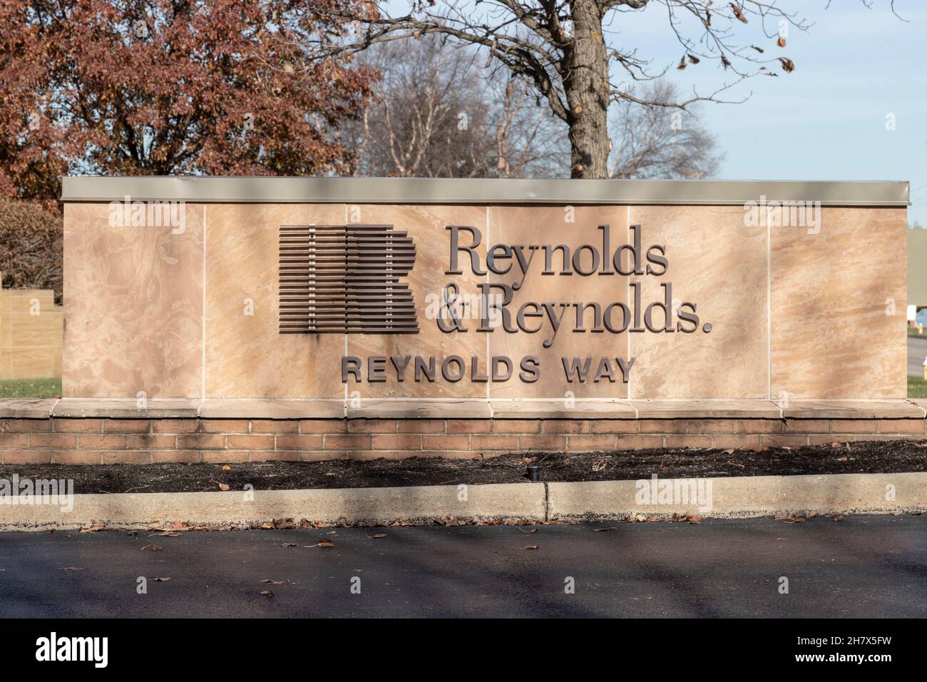 Universal computer systems hi-res stock photography and images - Alamy