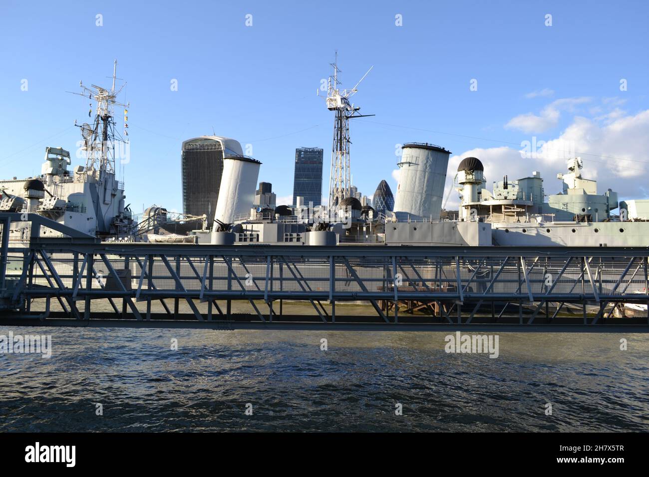 View museum ship hms belfast river hi-res stock photography and images ...