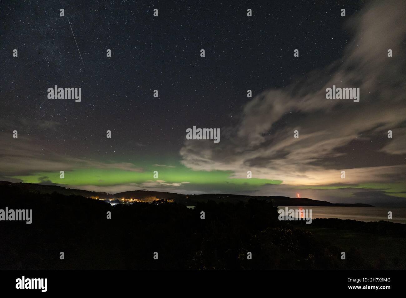 Aurora borealis (Northern Lights) in the skies over the Scottish ...
