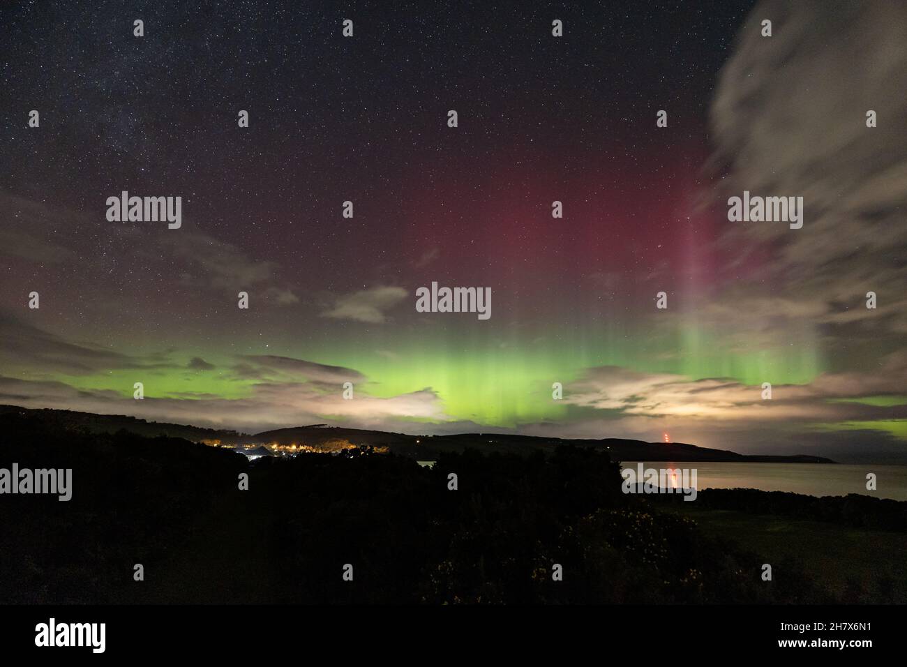 Aurora borealis (Northern Lights) in the skies over the Scottish ...