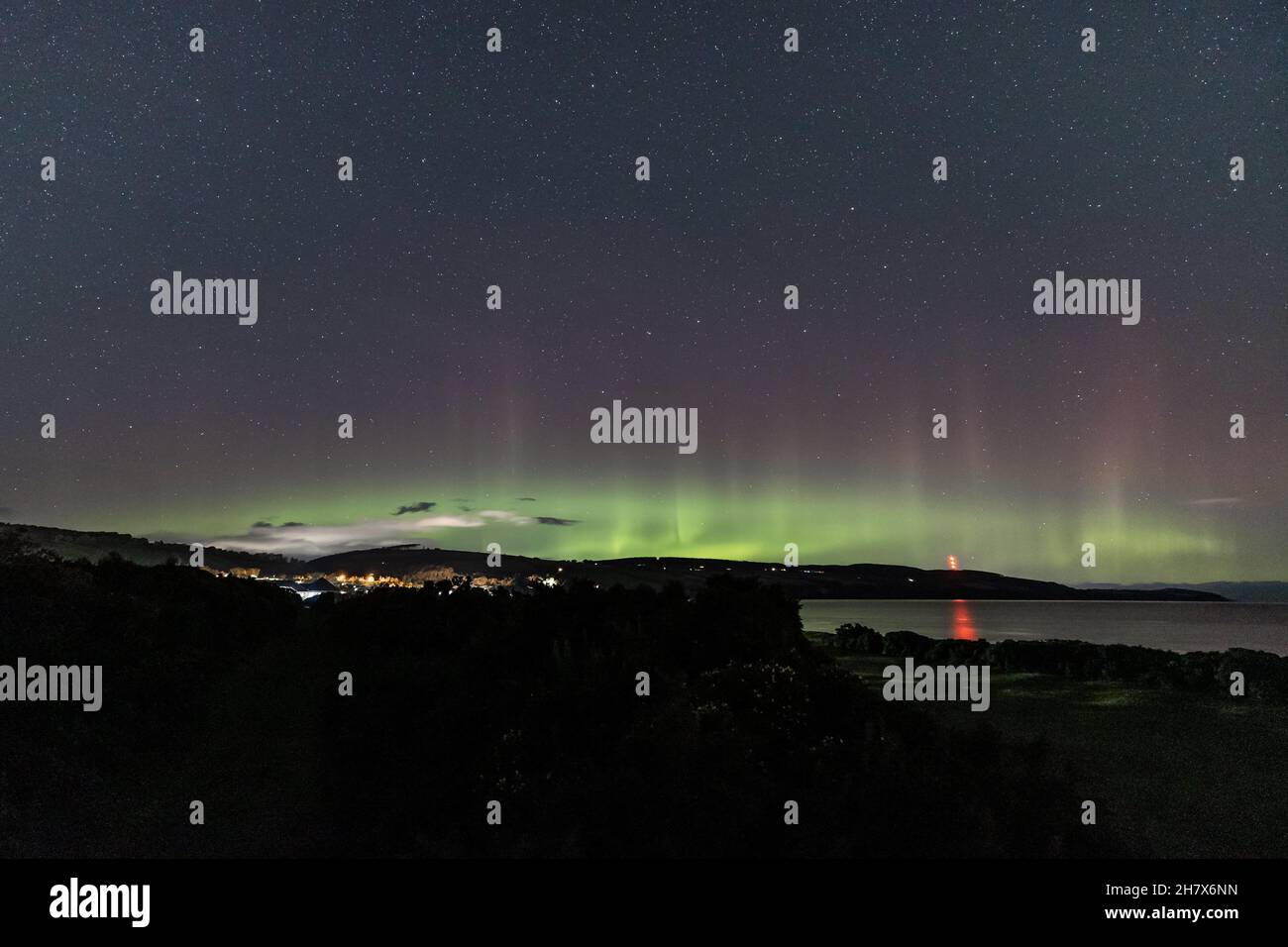 Aurora borealis (Northern Lights) in the skies over the Scottish ...