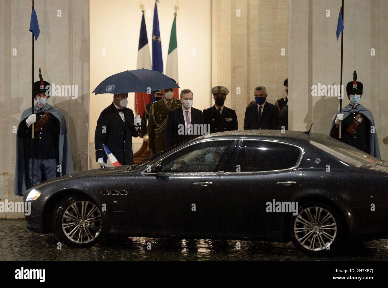 Emmanuel macron car hi-res stock photography and images - Alamy