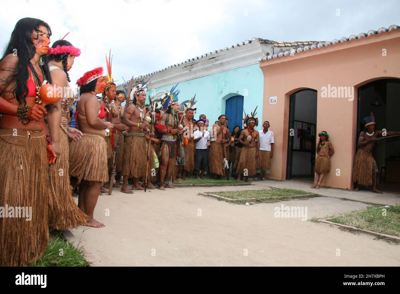 Indios guaranì hi-res stock photography and images - Alamy