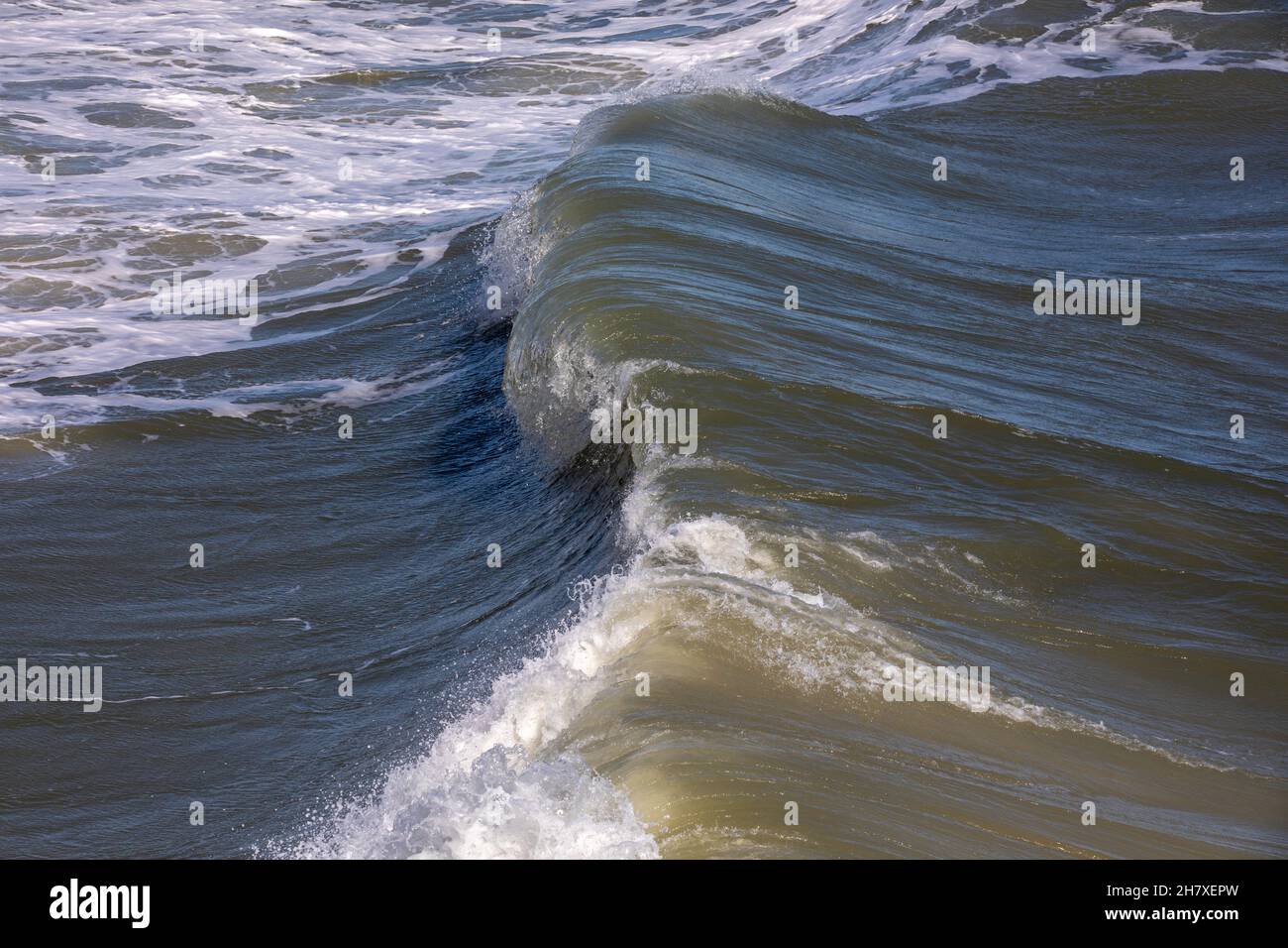 Rough surf hi-res stock photography and images - Alamy