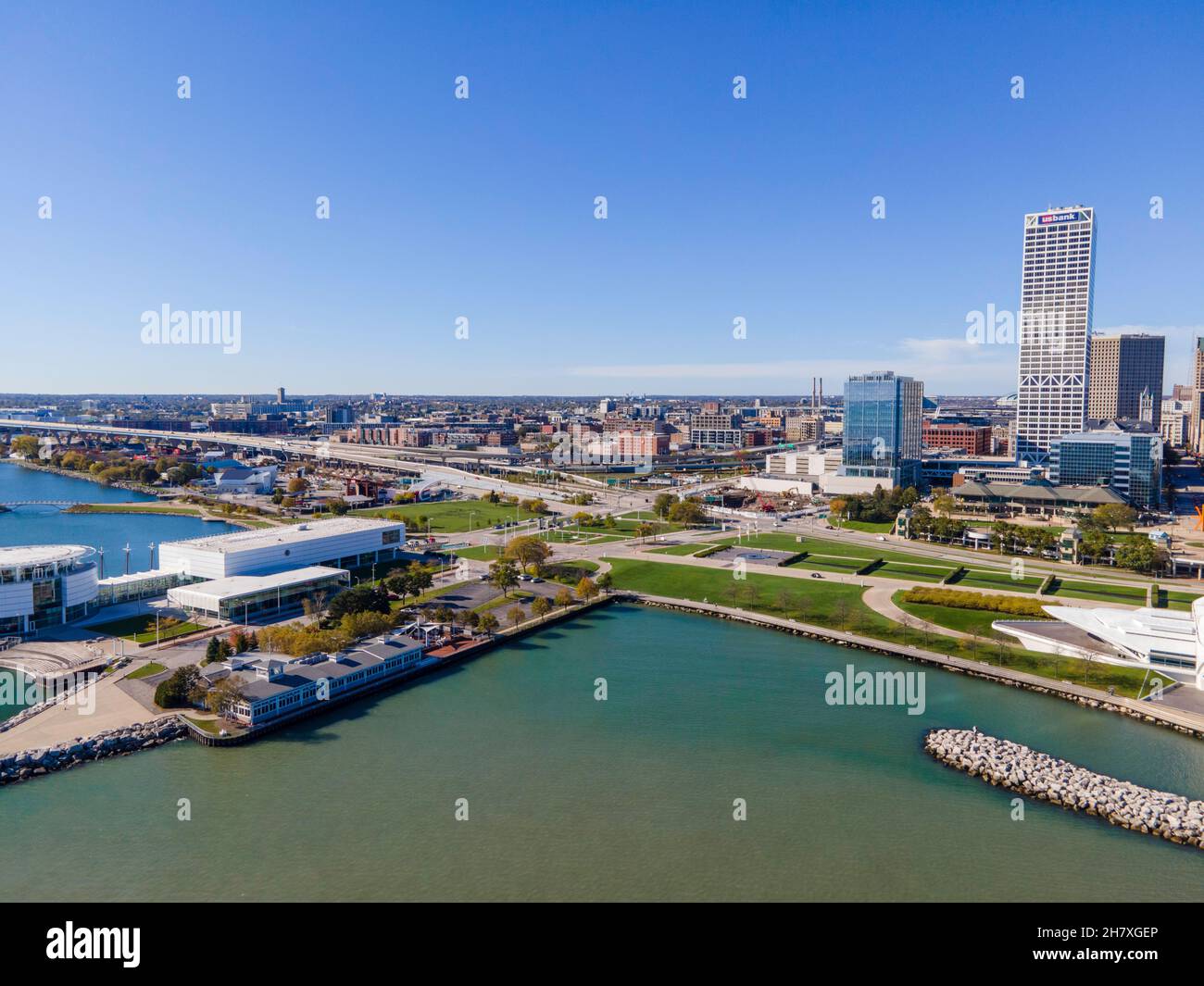 Harbor view of milwaukee hi-res stock photography and images - Alamy