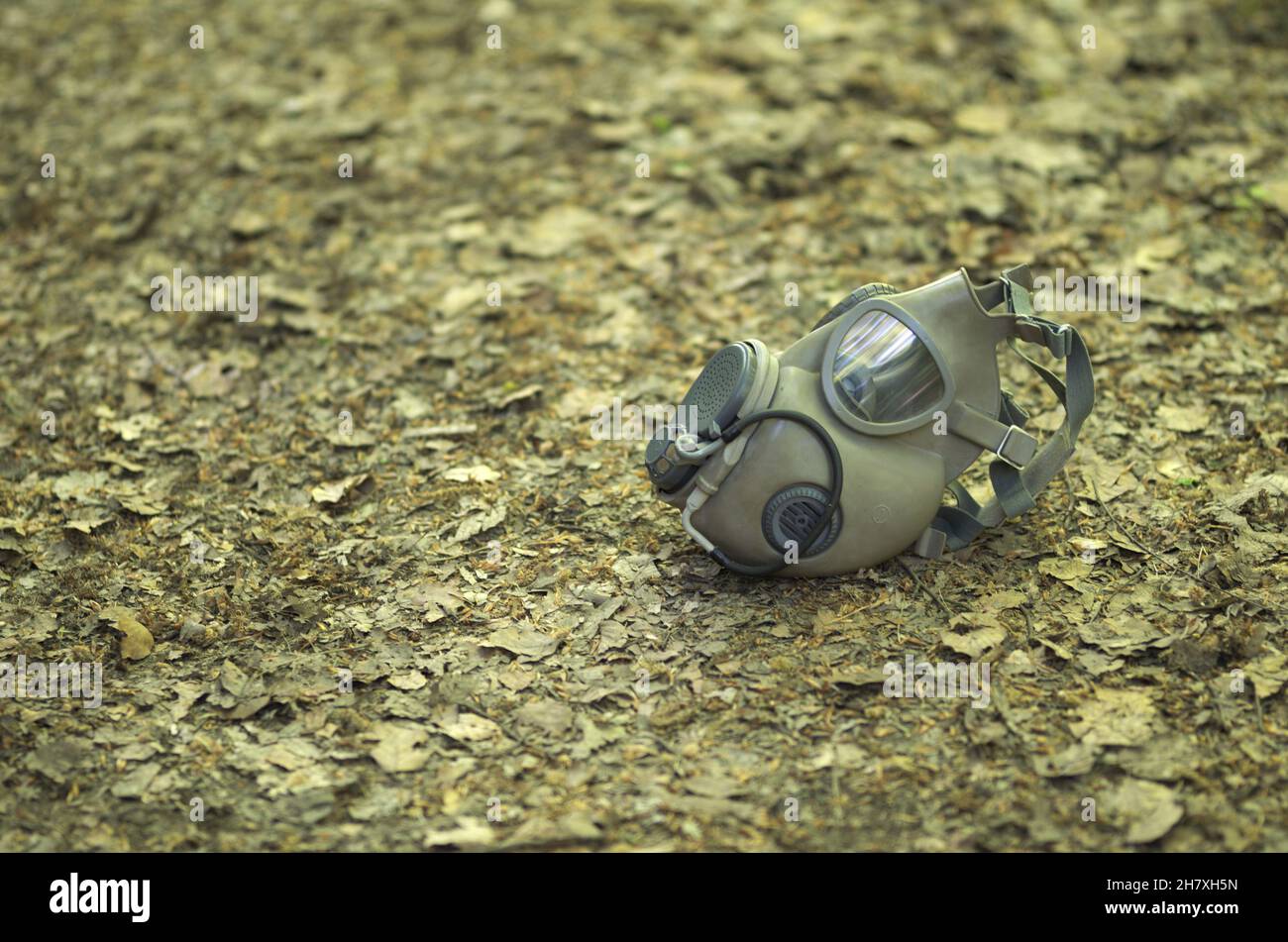Closeup old gas mask hi-res stock photography and images - Alamy