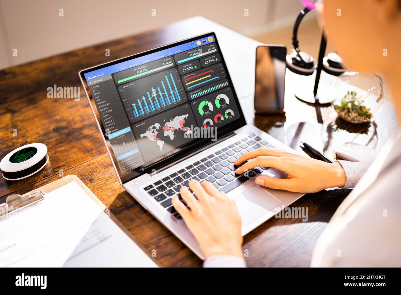 African American Data Analyst Using Data Analytics KPI Dashboard Stock ...