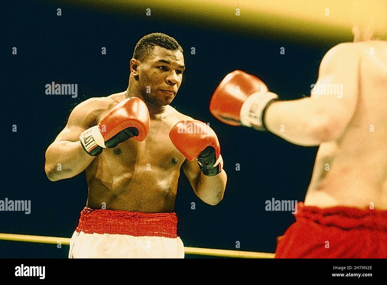 Mike tyson hi-res stock photography and images - Alamy
