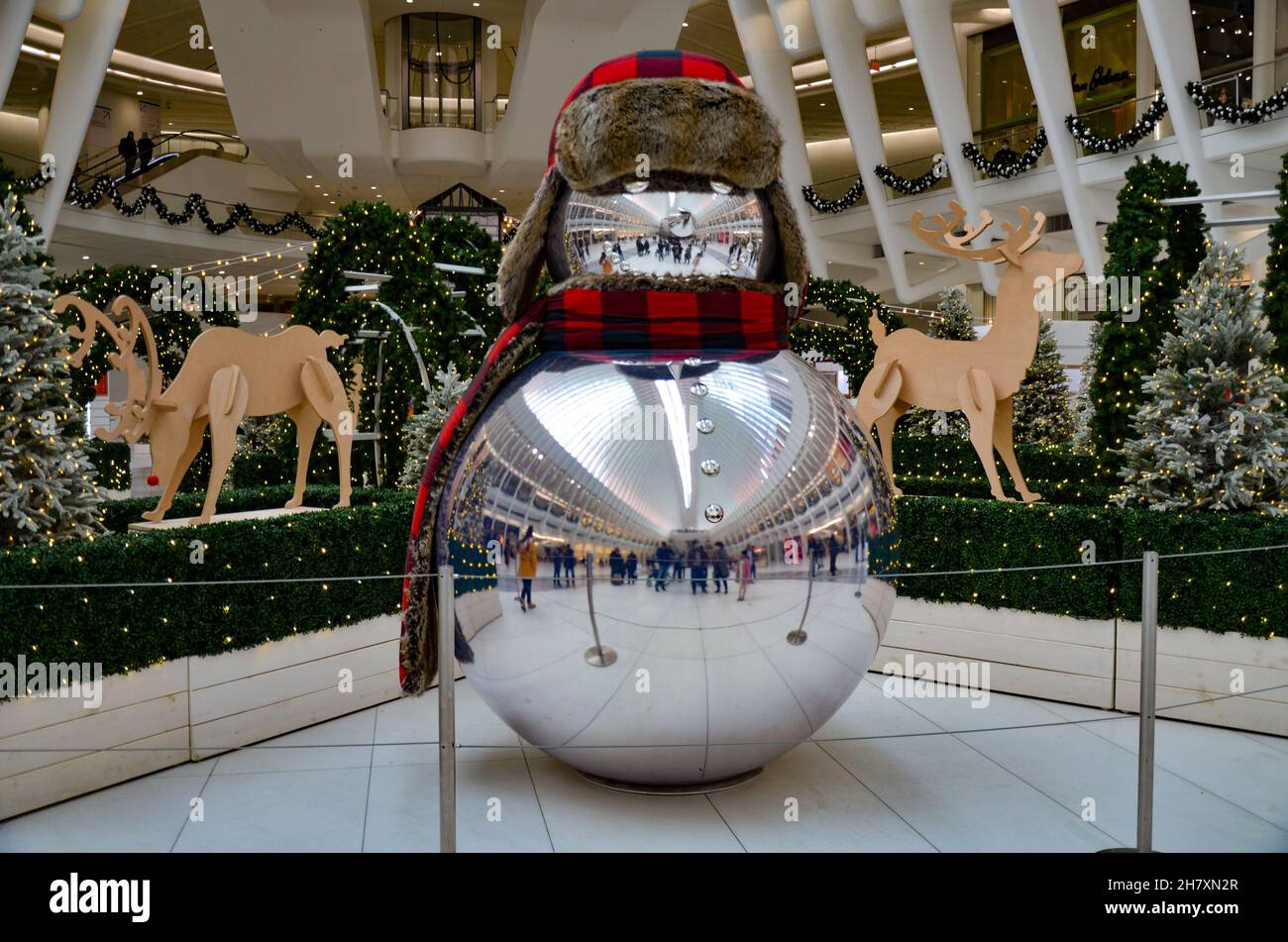 Oculus decoration hi-res stock photography and images - Alamy