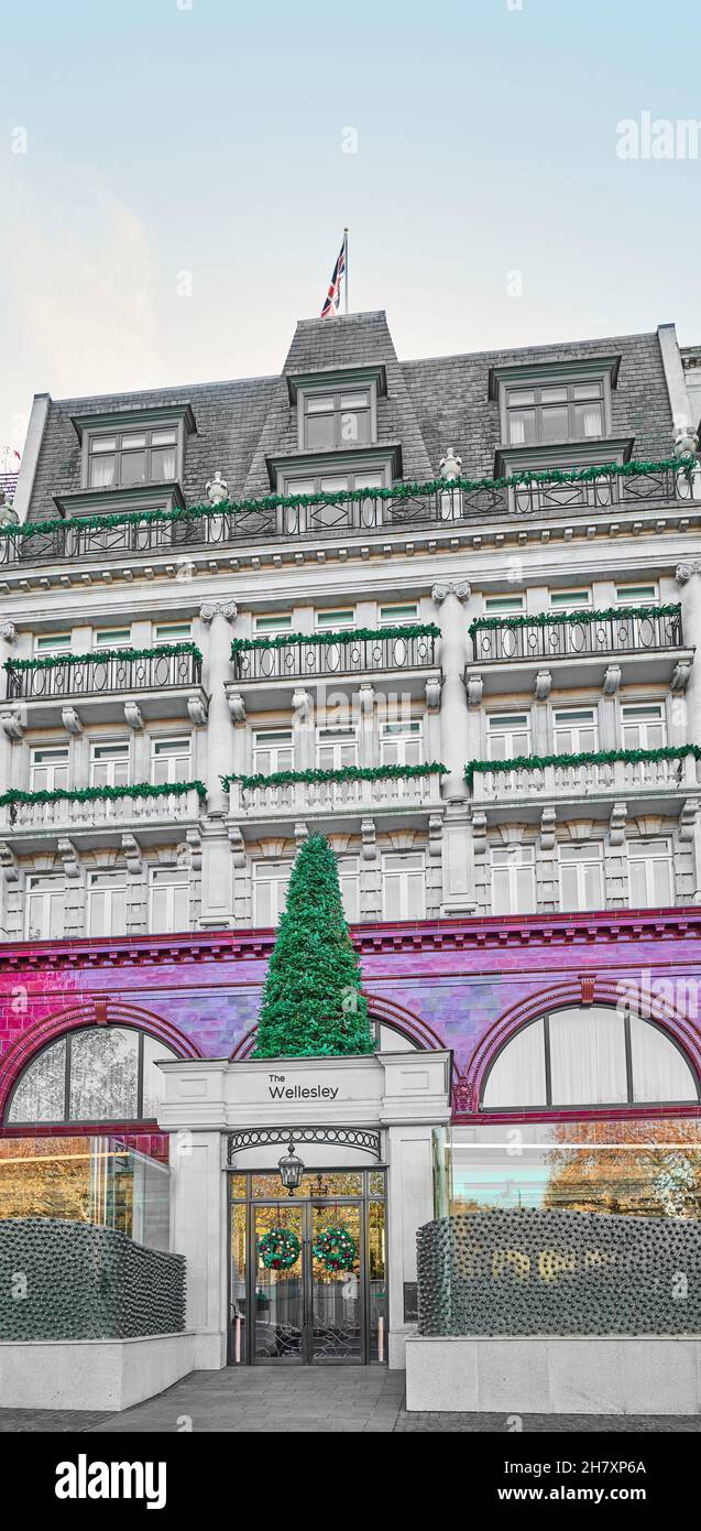 The Wellesley hotel, Knightsbridge, London, England Stock Photo - Alamy