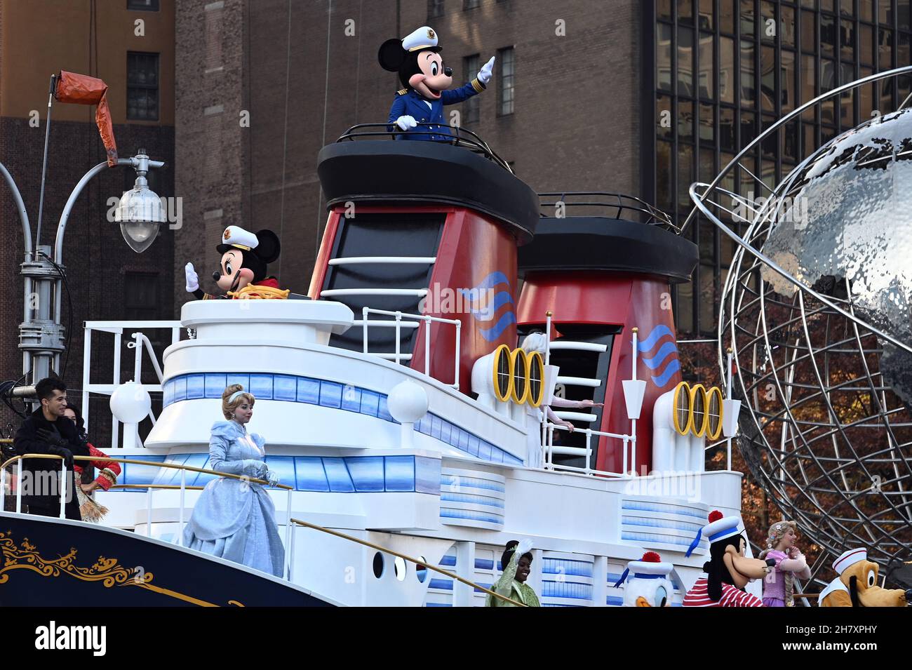 New York, USA. 25th Nov, 2021. The Disney Cruise Ship float makes its ...