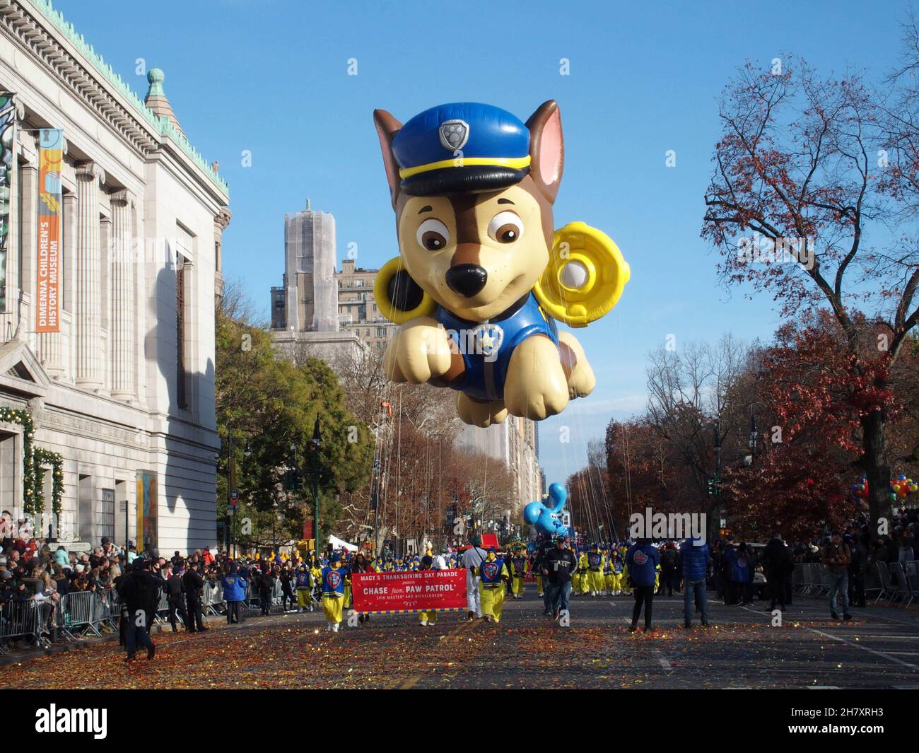 2021 macys thanksgiving day parade hi-res stock photography and images ...