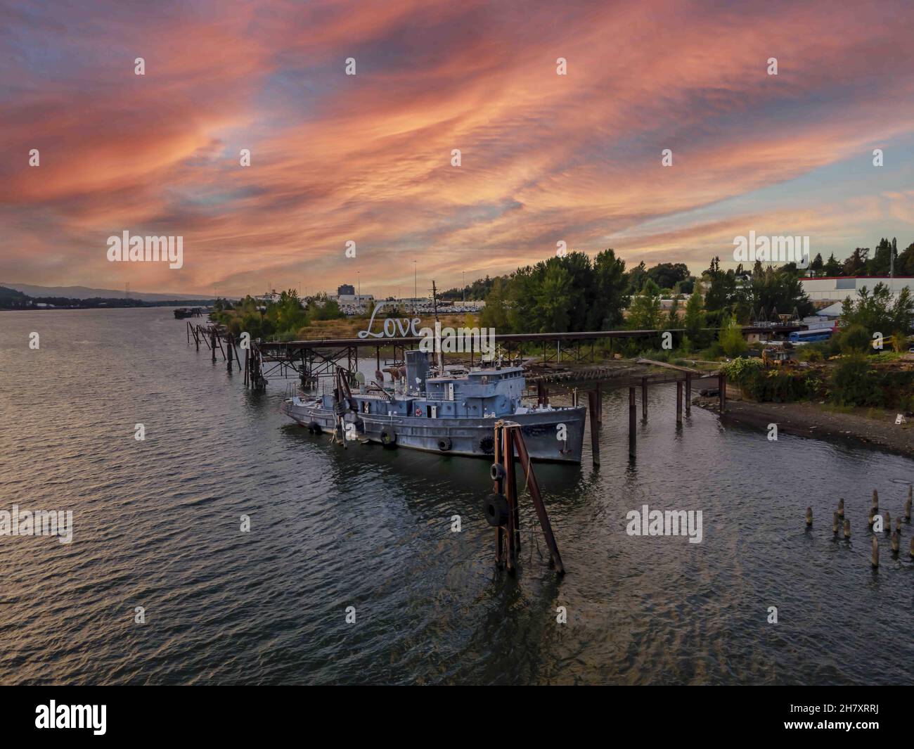 Portland, Oregon, USA. 12th Sep, 2021. A old abandoned vessel sits on ...