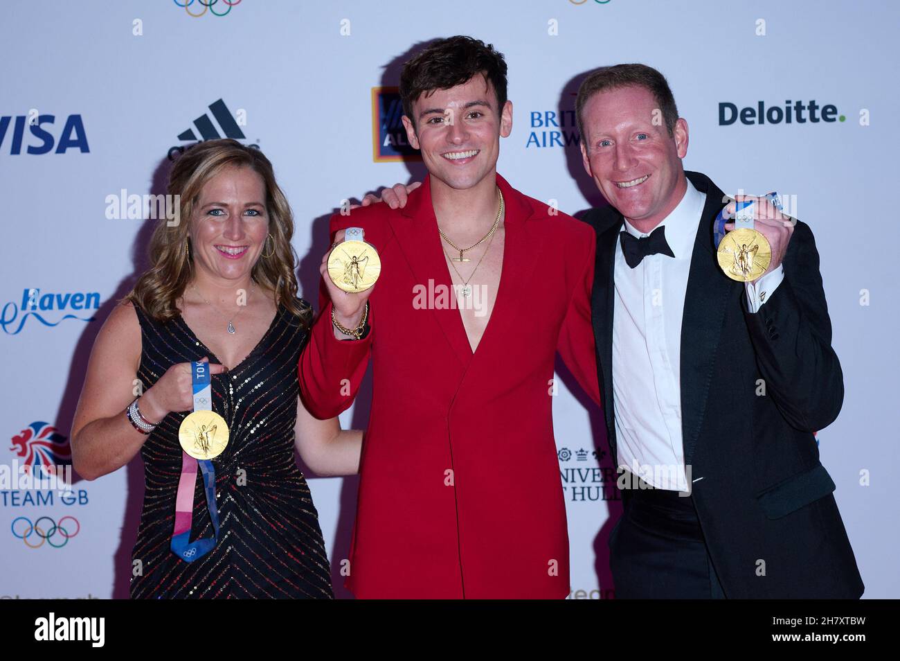 London, UK. 25th Nov, 2021. Laura Collett, Tom Daley and Oliver Townend ...