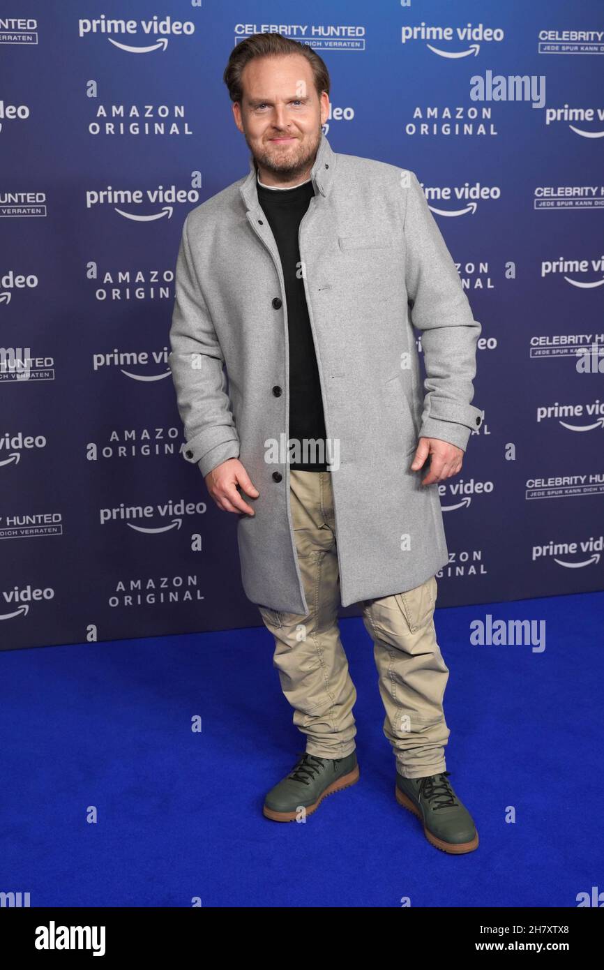 Berlin, Germany. 25th Nov, 2021. Actor Axel Stein comes to the Zoo ...