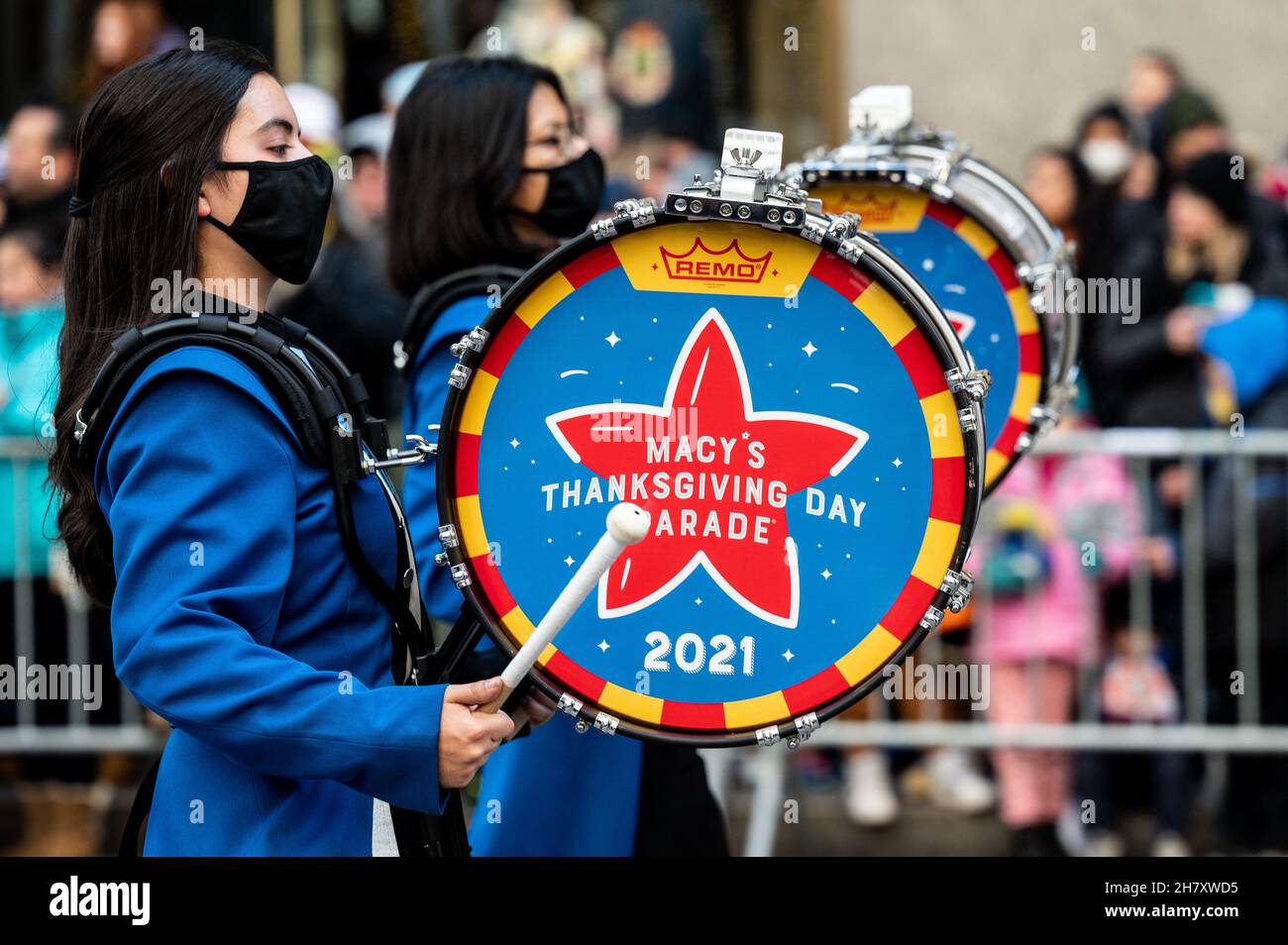 2021 macys thanksgiving day parade hi-res stock photography and images ...