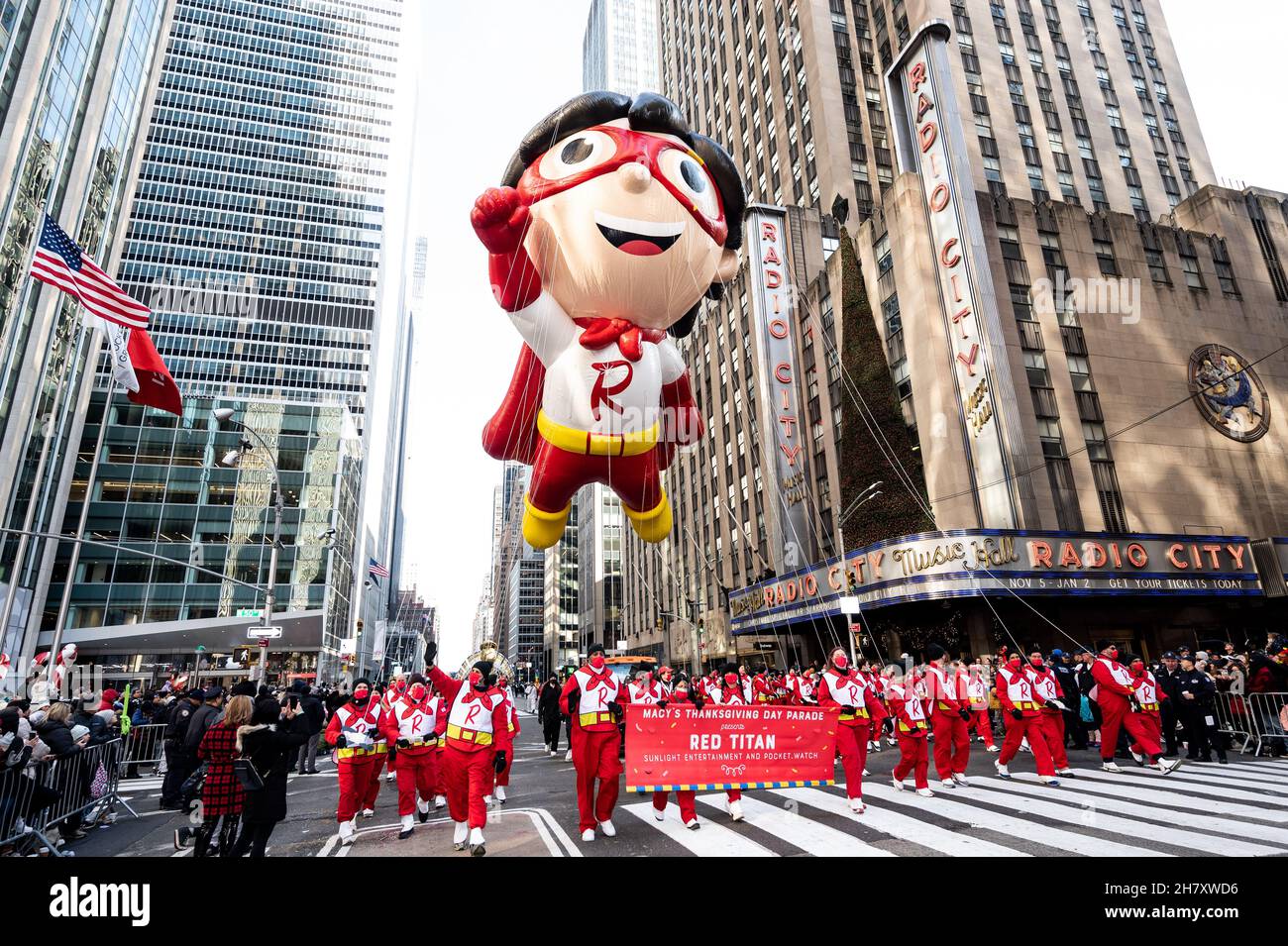 New York, USA. 25th Nov, 2021. The Red Titan balloon at the Macy's ...