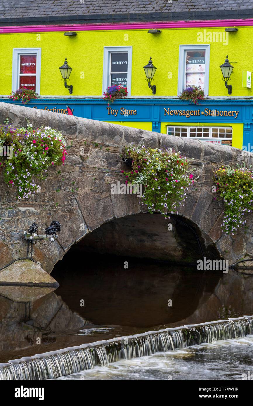 Stone bridge over Carrowbeg River, Westport, County Mayo, Ireland Stock ...