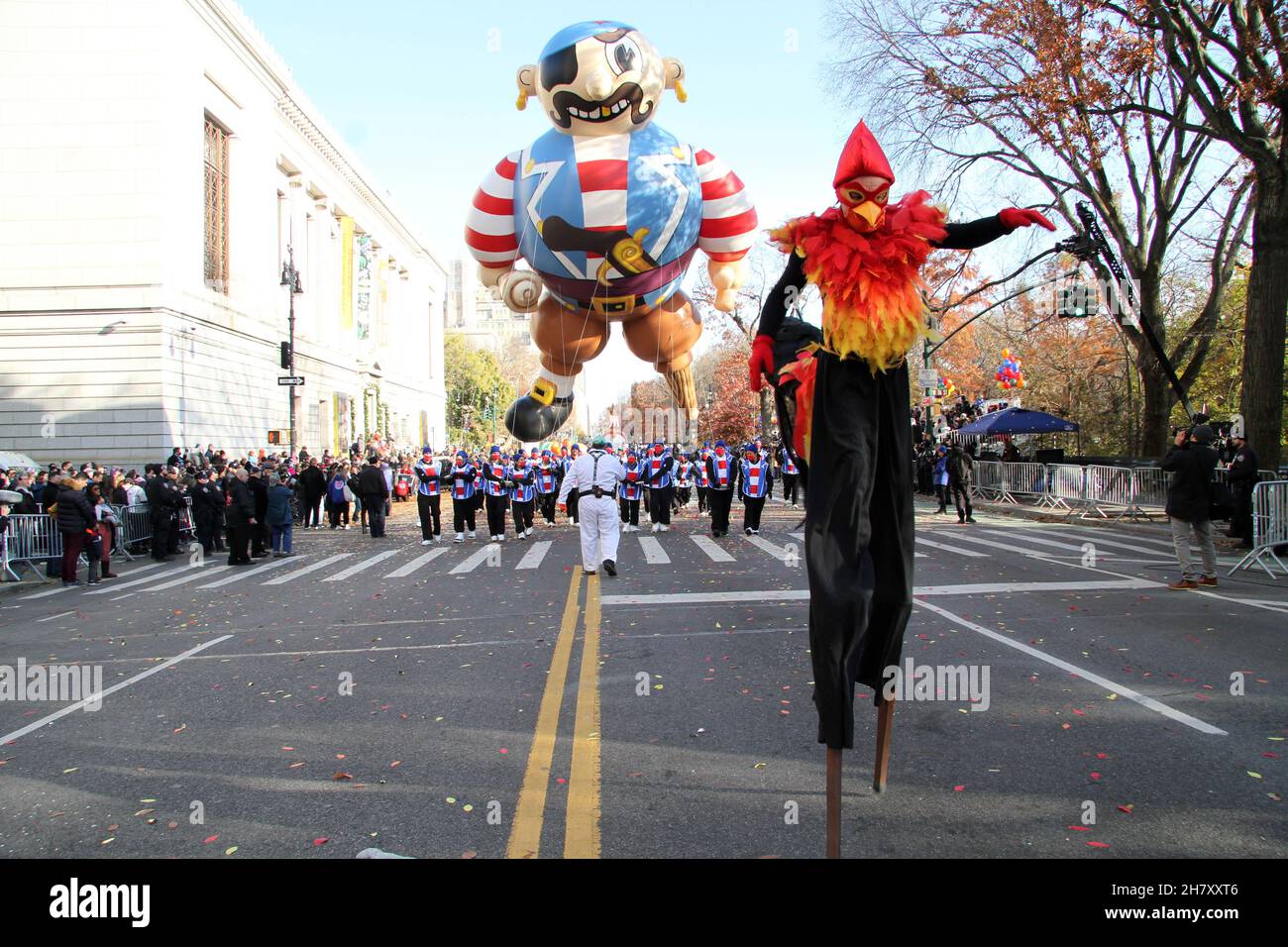 2021 macys thanksgiving day parade hi-res stock photography and images ...
