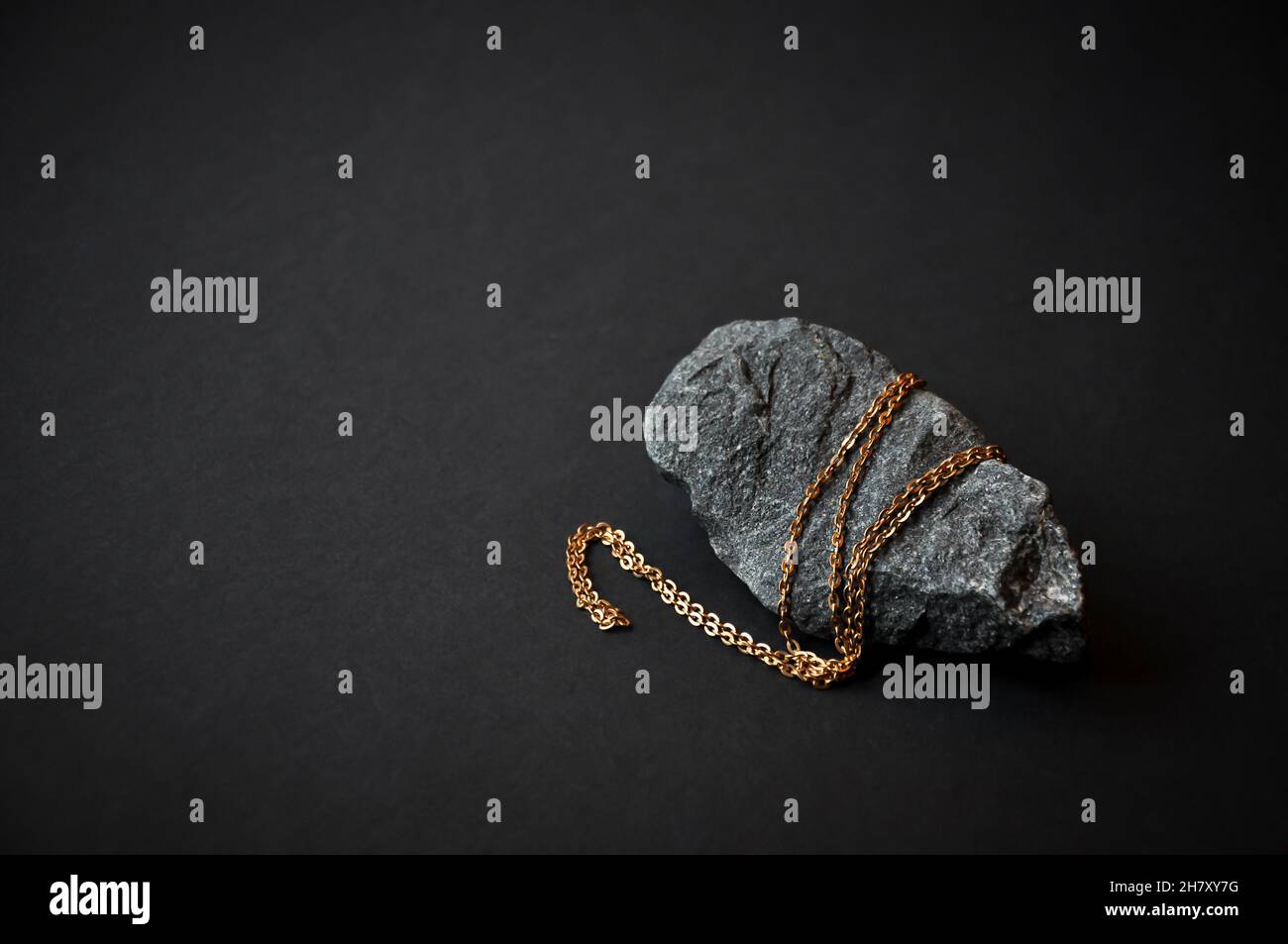 Metals and non metals hi-res stock photography and images - Alamy