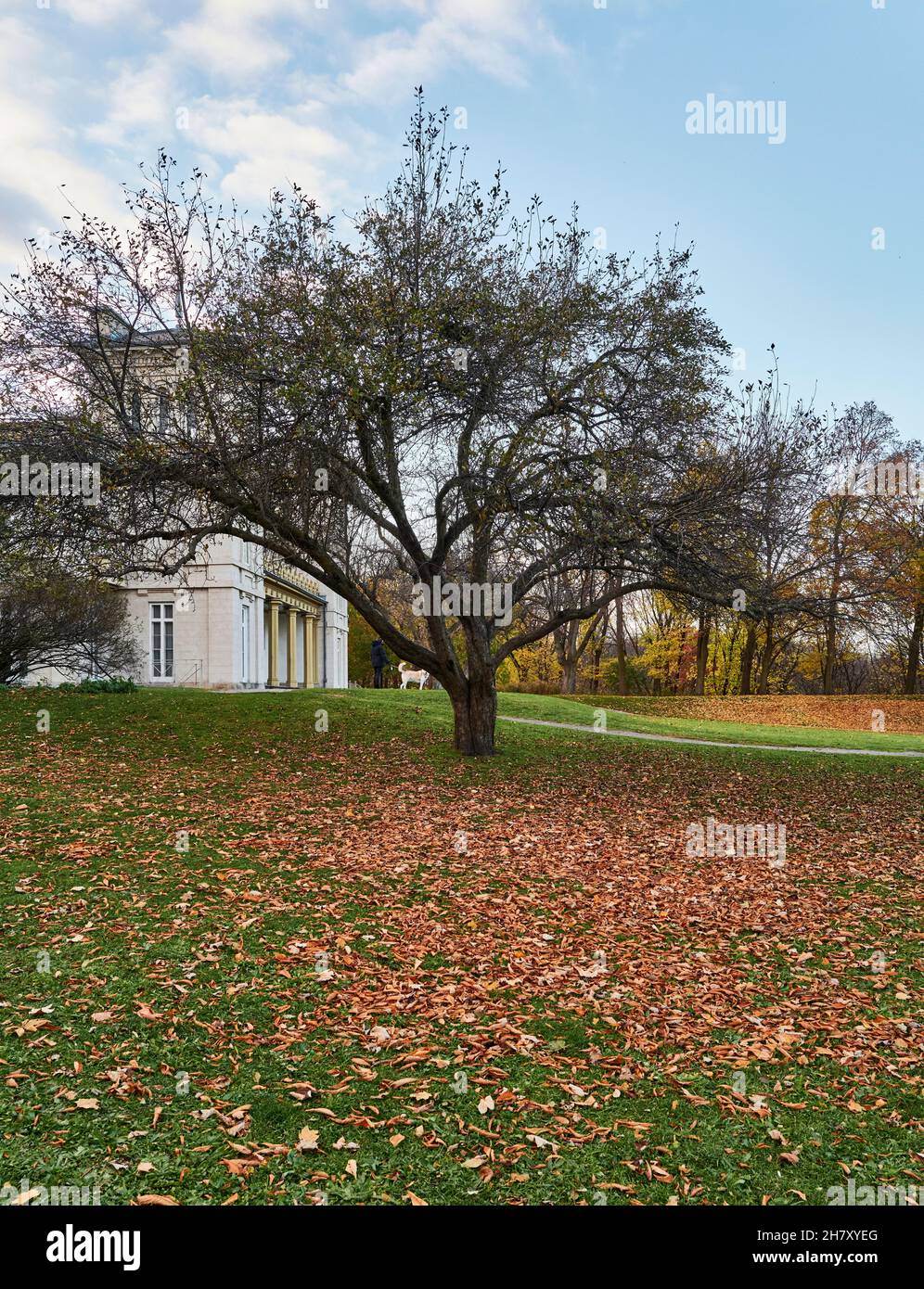 Dundurn Castle. Once home to Sir Allan Napier MacNab, railway magnate ...