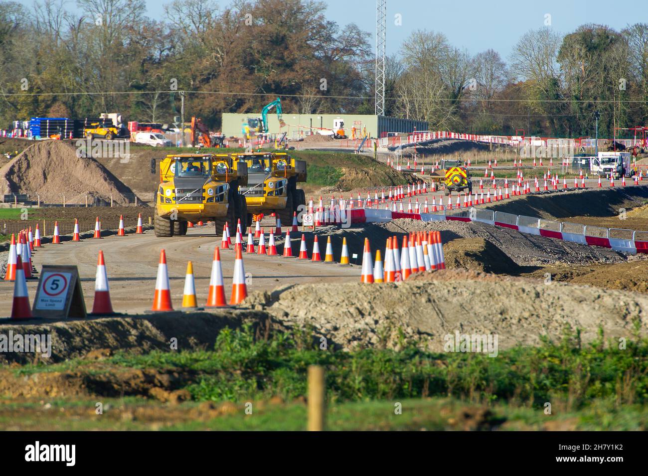 Aylesbury, UK. 25th November, 2021. HS2 construction work gathers pace ...
