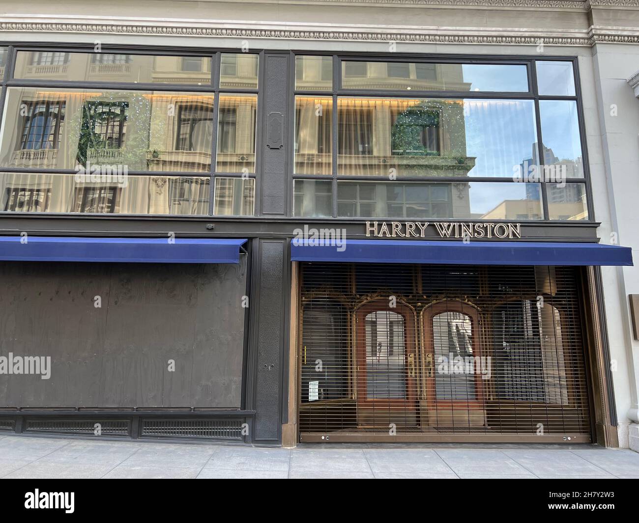 Harry winston store hi-res stock photography and images - Alamy