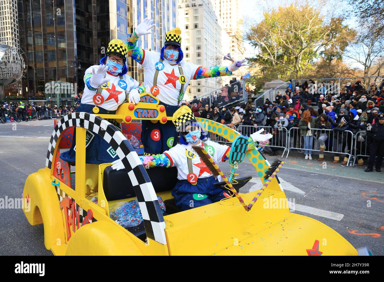 New York, N.Y/USA – 25th Nov. 2021: Performers from the City Tourist ...