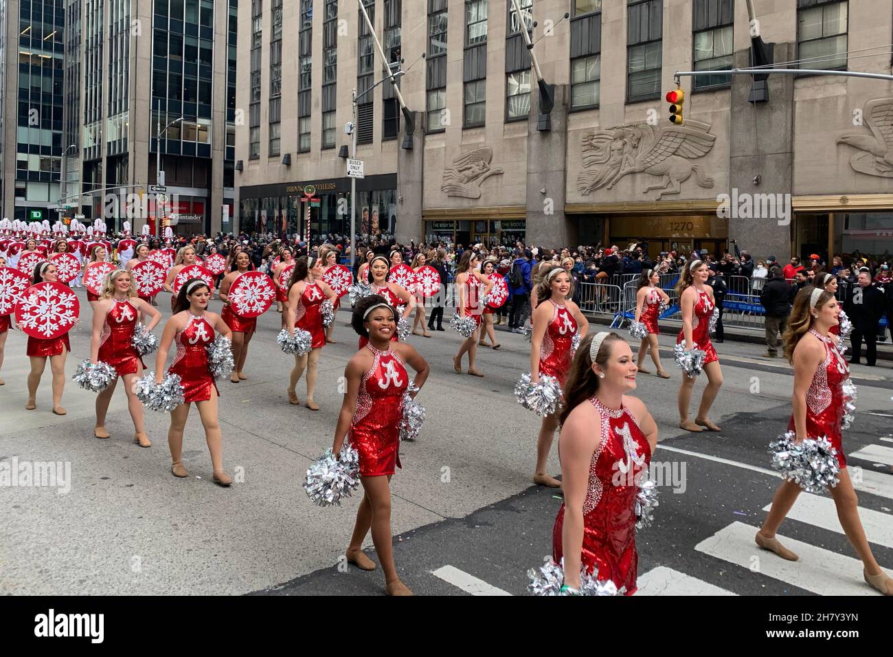 The University of Alabama's Million Dollar Band performs “Santa Claus ...