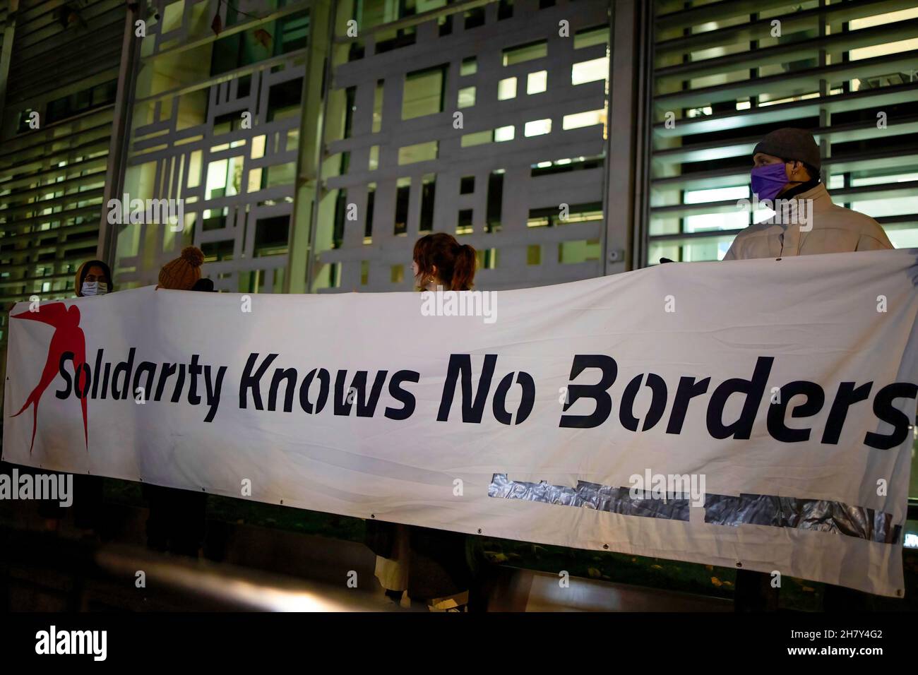 Solidarity knows no borders hi-res stock photography and images - Alamy