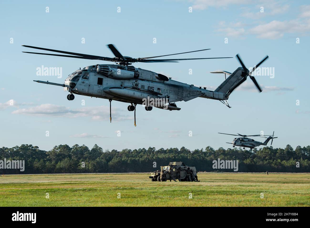 Helicopter sling operation hi-res stock photography and images - Alamy