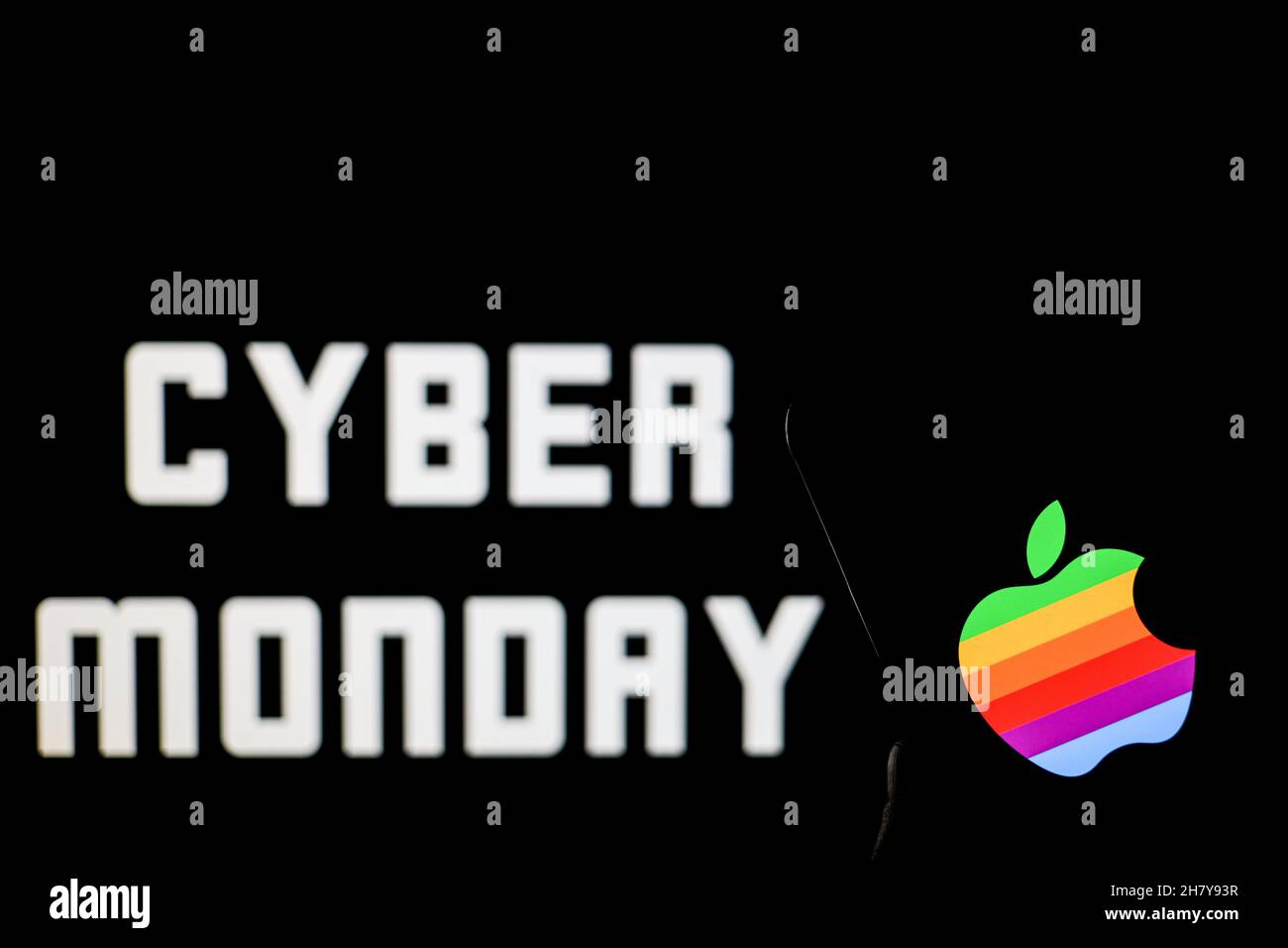 Apple logo with money hi-res stock photography and images - Alamy