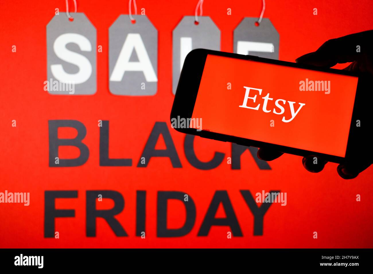 Etsy logo seen displayed on a smartphone Stock Photo - Alamy