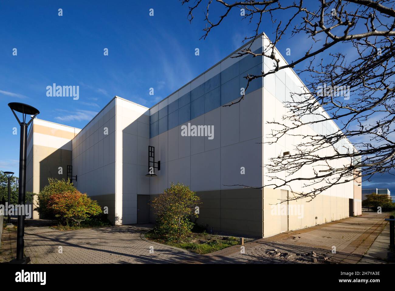 Exterior view of the former AMC Interchange Theatre 30 in Vaughan ...