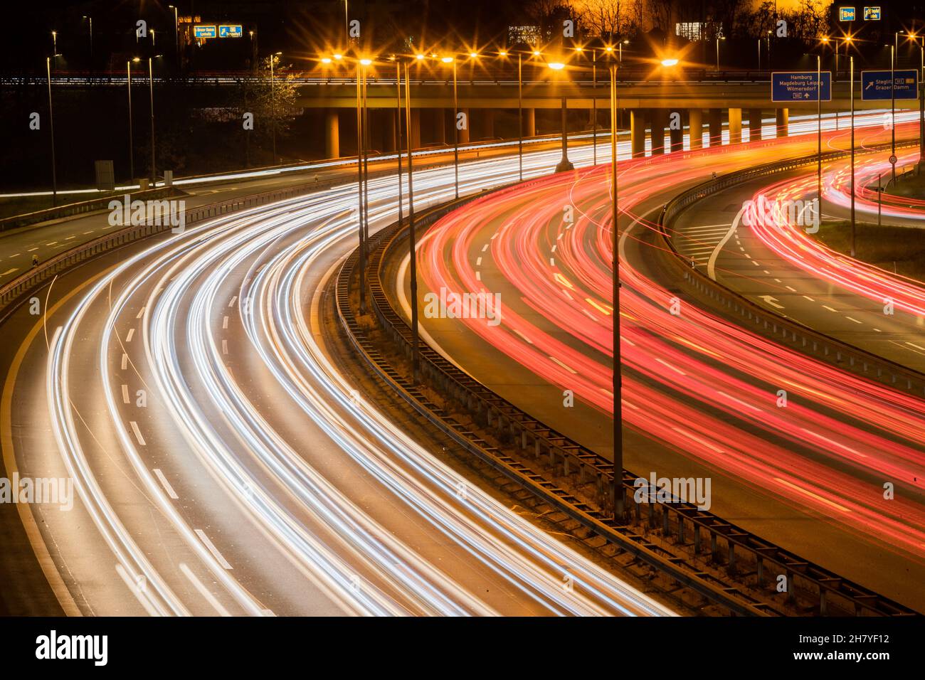 Berlin, Germany. 26th Nov, 2021. The traffic on the Berlin city ...