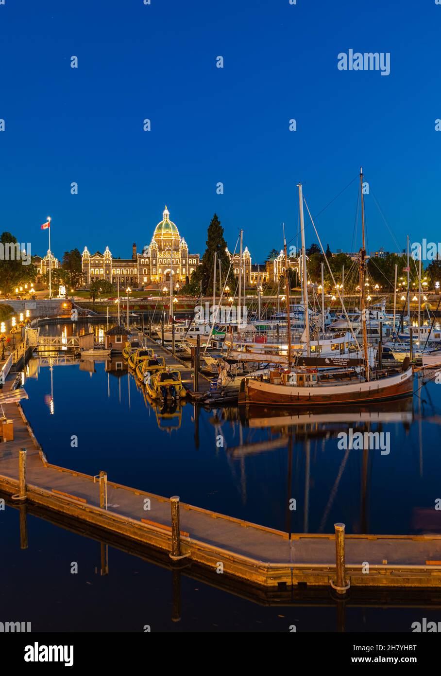 Beautiful inner harbour of Victoria night photo. Parliament legislature ...