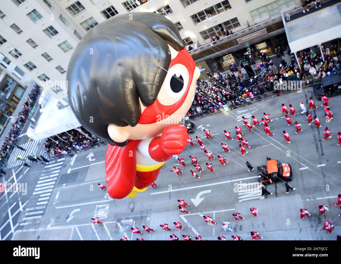 2021 macys thanksgiving day parade hi-res stock photography and images ...