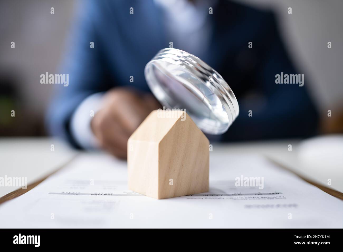 Inspection magnifying glass hi-res stock photography and images - Alamy
