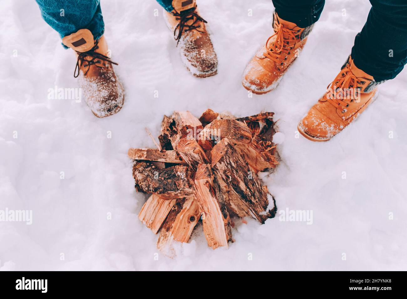 Two feet of snow hi-res stock photography and images - Alamy