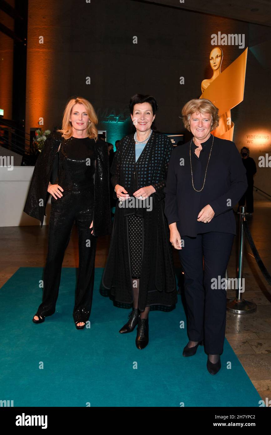 Munich, Germany. 25th Nov, 2021. Maria Furtwängler (l-r), actress ...