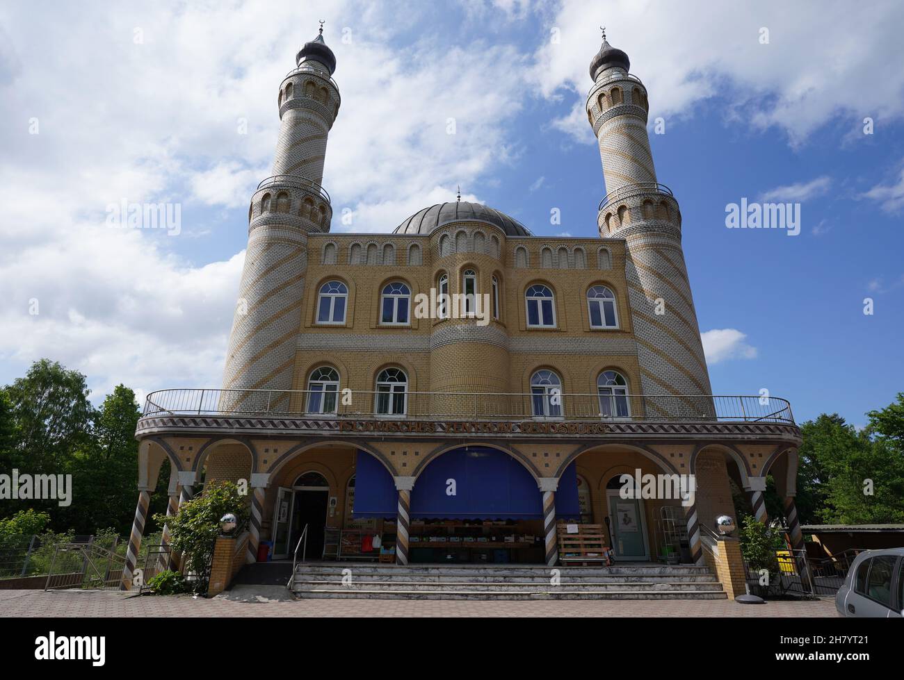 Centrum mosque hi-res stock photography and images - Alamy