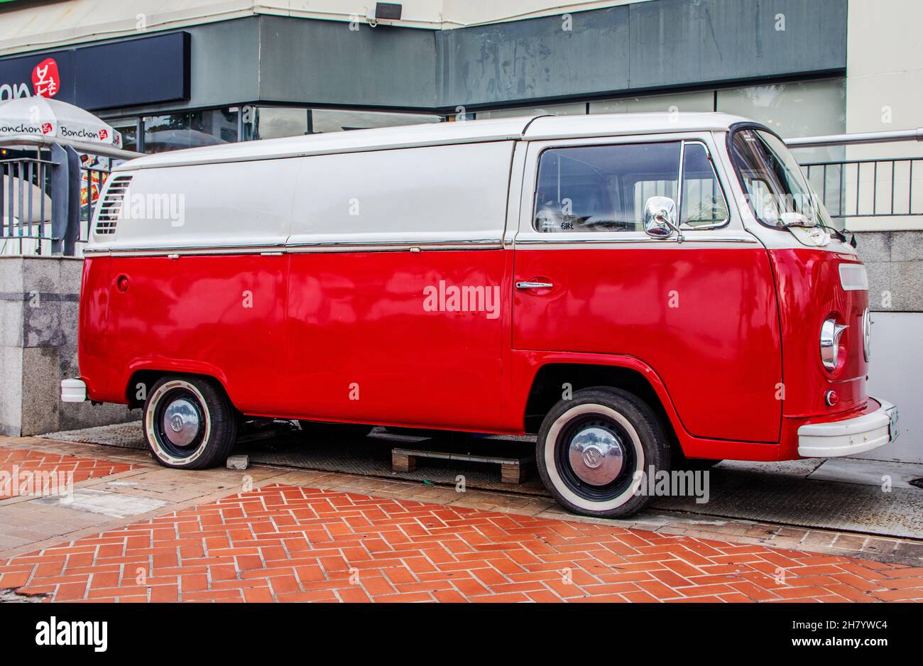 Vw minibus hi-res stock photography and images - Alamy